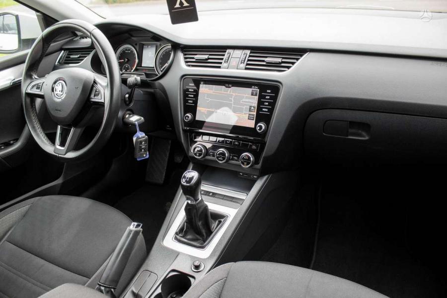 Balts Skoda Octavia 2017 Kauņa, ar dzinēja tilpumu 1.60 L un nobraukumu 192 tūkst. km par 8300 €, foto 10 vietnē AUTOMOTO.COM.LV