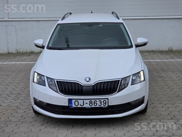 White Skoda Octavia 2017 in Riga, with an engine capacity of 2.00 L and mileage of 238 thousand km for 8990 €, photo 4 on AUTOMOTO.COM.LV