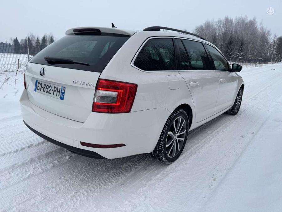 Balts Skoda Octavia 2018 Viļņa, ar dzinēja tilpumu 1.97 L un nobraukumu 270 tūkst. km par 7850 €, foto 4 vietnē AUTOMOTO.COM.LV
