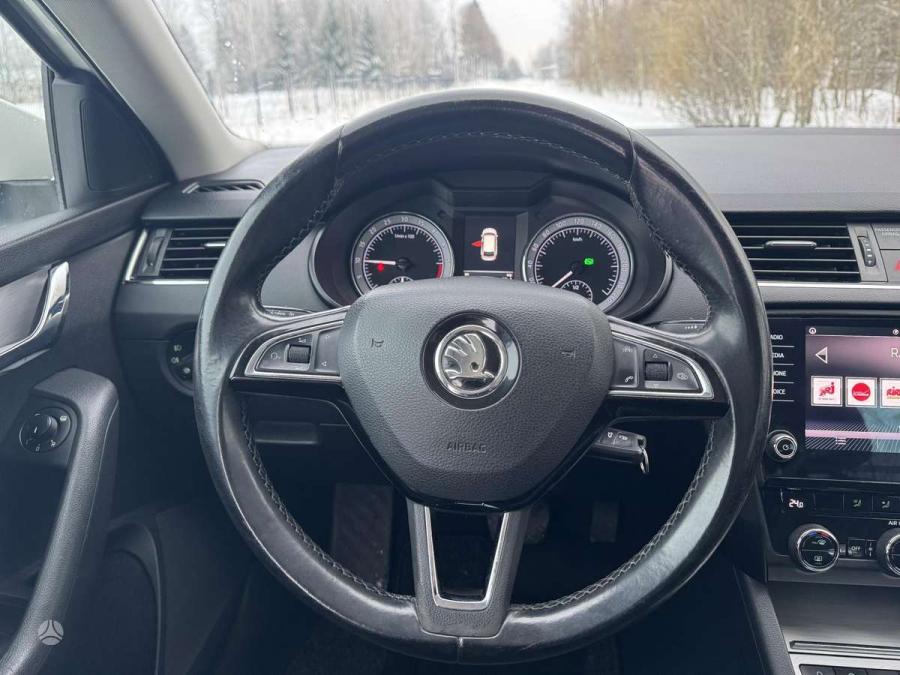 Balts Skoda Octavia 2018 Viļņa, ar dzinēja tilpumu 1.97 L un nobraukumu 270 tūkst. km par 7850 €, foto 9 vietnē AUTOMOTO.COM.LV