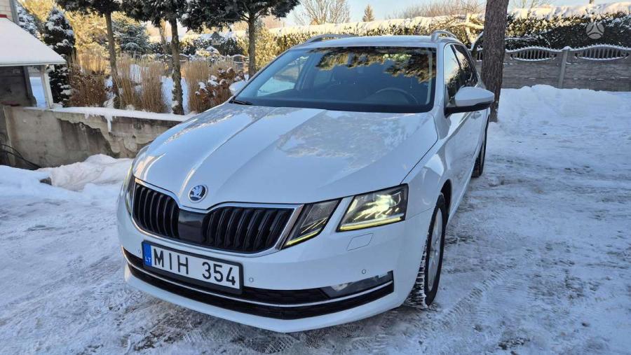 White Skoda Octavia 2018 in Kelme, with an engine capacity of 1.60 L and mileage of 277 thousand km for 9000 €, photo 1 on AUTOMOTO.COM.LV