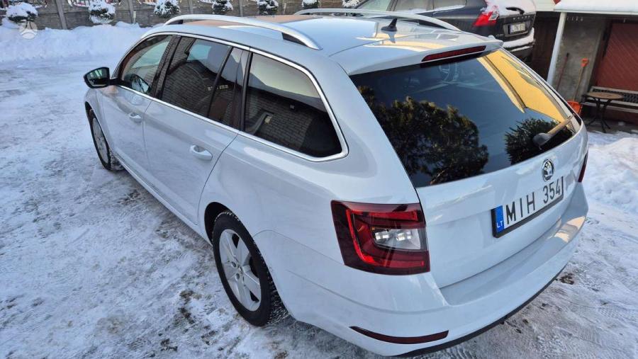 White Skoda Octavia 2018 in Kelme, with an engine capacity of 1.60 L and mileage of 277 thousand km for 9000 €, photo 4 on AUTOMOTO.COM.LV