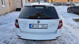 White Skoda Octavia 2018 in Kelme, with an engine capacity of 1.60 L and mileage of 277 thousand km for 9000 €, photo 5 on AUTOMOTO.COM.LV