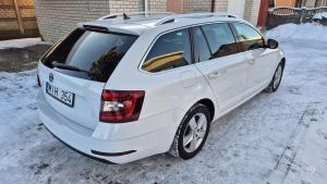White Skoda Octavia 2018 in Kelme, with an engine capacity of 1.60 L and mileage of 277 thousand km for 9000 €, photo 6 on AUTOMOTO.COM.LV