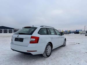 White Skoda Octavia 2018 in Panevezys, with an engine capacity of 1.60 L and mileage of 194 thousand km for 5999 €, photo 4 on AUTOMOTO.COM.LV