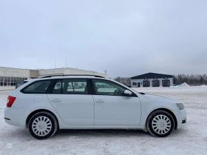White Skoda Octavia 2018 in Panevezys, with an engine capacity of 1.60 L and mileage of 194 thousand km for 5999 €, photo 5 on AUTOMOTO.COM.LV
