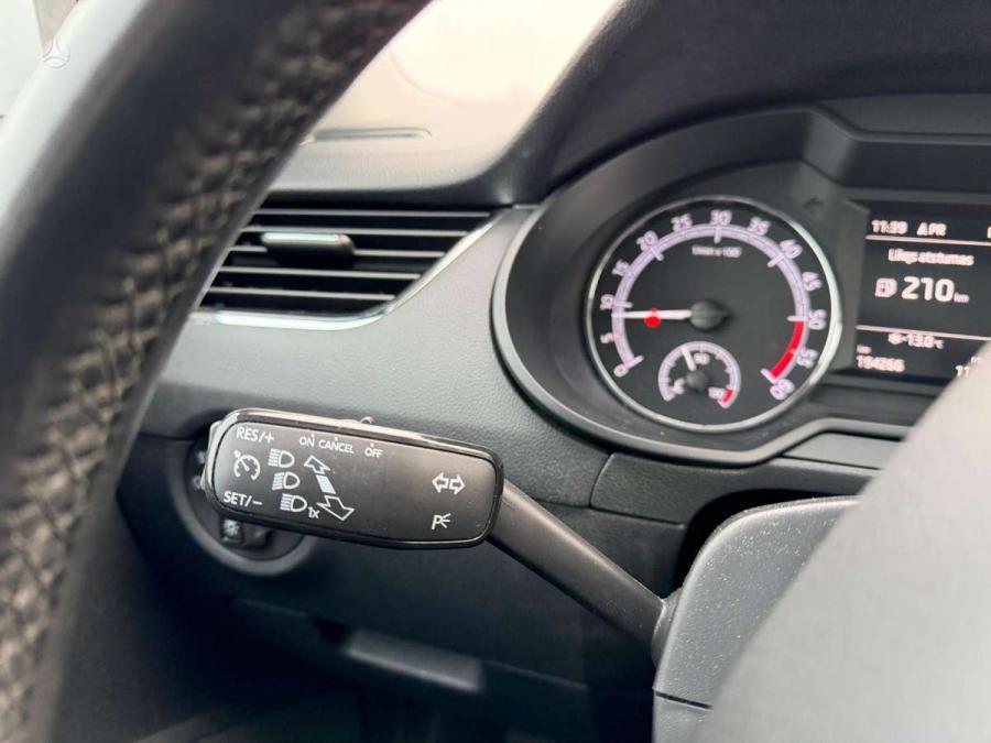 White Skoda Octavia 2018 in Panevezys, with an engine capacity of 1.60 L and mileage of 194 thousand km for 5999 €, photo 19 on AUTOMOTO.COM.LV