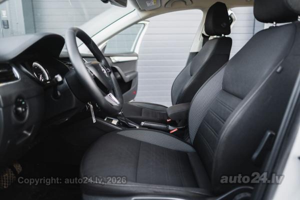 White Skoda Octavia 2018 in Tallinn, with an engine capacity of 1.60 L and mileage of 239 thousand km for 8499 €, photo 11 on AUTOMOTO.COM.LV