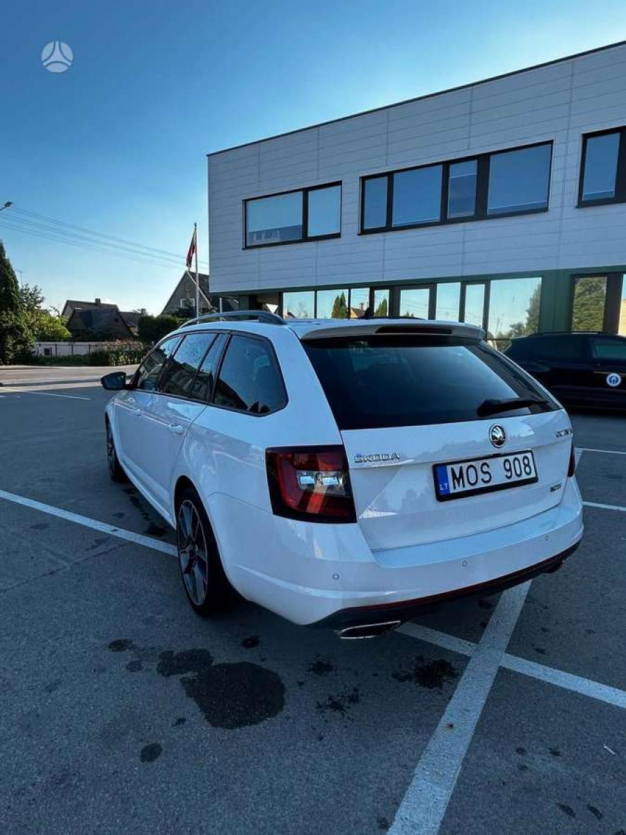 White Skoda Octavia 2018 in Vilkaviskis, with an engine capacity of 2.00 L and mileage of 275 thousand km for 8000 €, photo 11 on AUTOMOTO.COM.LV