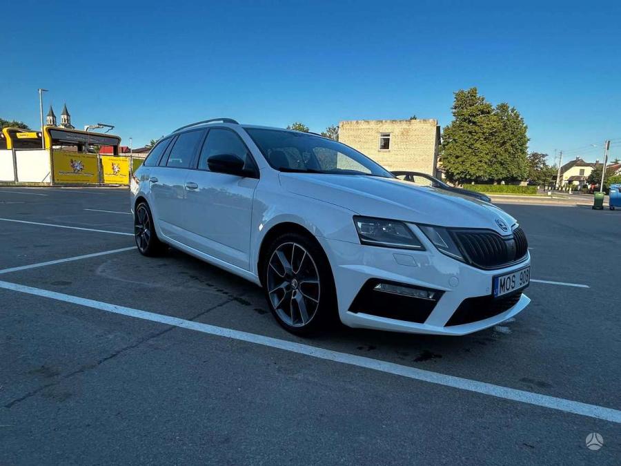 White Skoda Octavia 2018 in Vilkaviskis, with an engine capacity of 2.00 L and mileage of 275 thousand km for 8000 €, photo 15 on AUTOMOTO.COM.LV