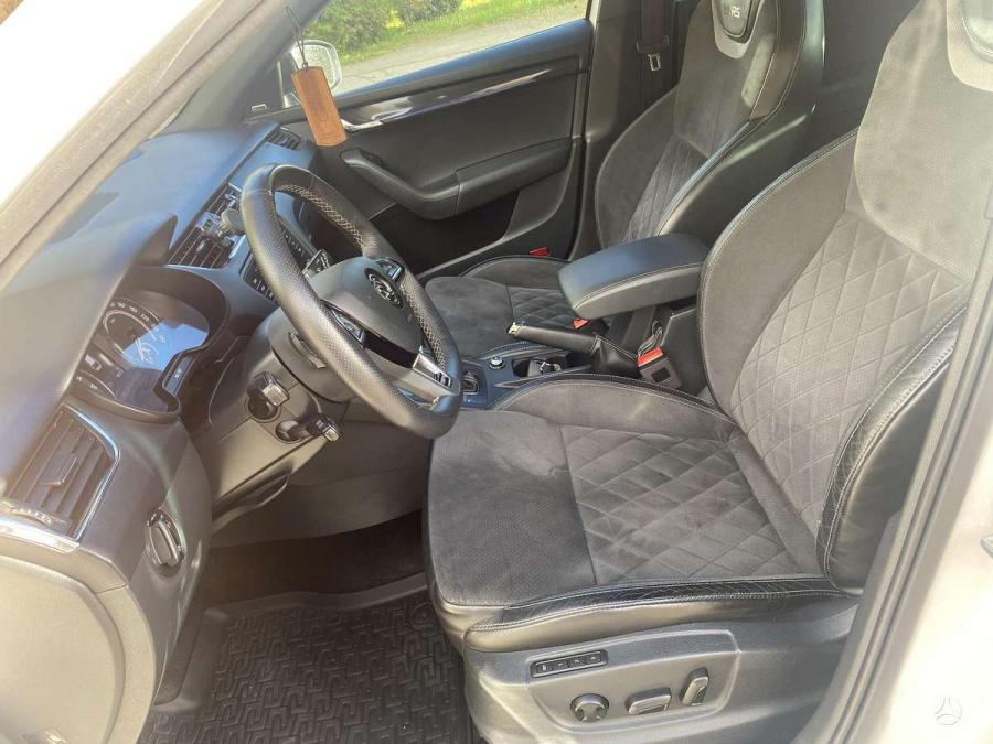 White Skoda Octavia 2018 in Vilkaviskis, with an engine capacity of 2.00 L and mileage of 275 thousand km for 8000 €, photo 22 on AUTOMOTO.COM.LV