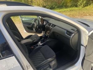 White Skoda Octavia 2018 in Vilkaviskis, with an engine capacity of 2.00 L and mileage of 275 thousand km for 8000 €, photo 24 on AUTOMOTO.COM.LV