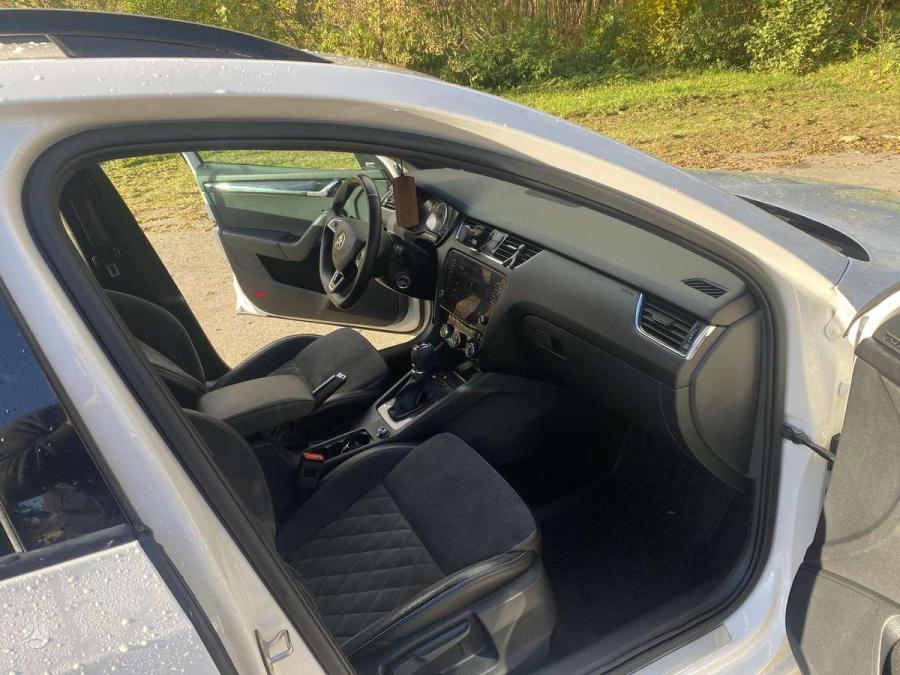White Skoda Octavia 2018 in Vilkaviskis, with an engine capacity of 2.00 L and mileage of 275 thousand km for 8000 €, photo 24 on AUTOMOTO.COM.LV