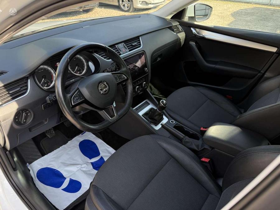 Balts Skoda Octavia 2018 Kauņa, ar dzinēja tilpumu 1.60 L un nobraukumu 185 tūkst. km par 6900 €, foto 4 vietnē AUTOMOTO.COM.LV