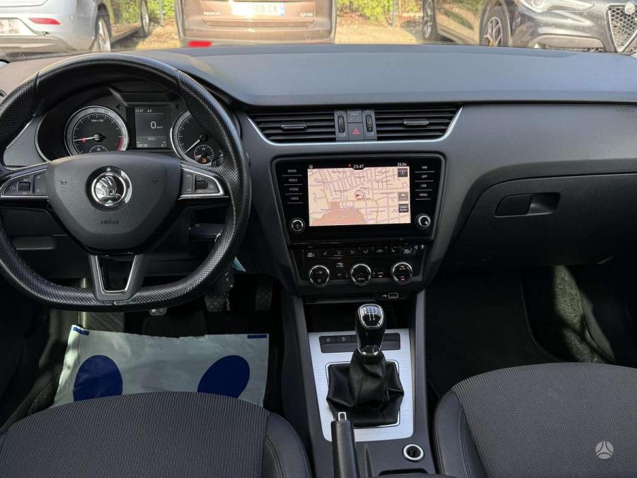 Balts Skoda Octavia 2018 Kauņa, ar dzinēja tilpumu 1.60 L un nobraukumu 185 tūkst. km par 6900 €, foto 10 vietnē AUTOMOTO.COM.LV
