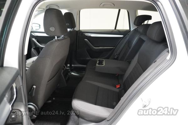 White Skoda Octavia 2018 in Tallinn, with an engine capacity of 1.00 L and mileage of 130 thousand km for 9500 €, photo 10 on AUTOMOTO.COM.LV