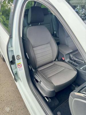 White Skoda Octavia 2018 in Vilnius, with an engine capacity of 1.97 L and mileage of 211 thousand km for 8500 €, photo 12 on AUTOMOTO.COM.LV