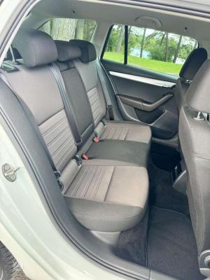 White Skoda Octavia 2018 in Vilnius, with an engine capacity of 1.97 L and mileage of 211 thousand km for 8500 €, photo 13 on AUTOMOTO.COM.LV