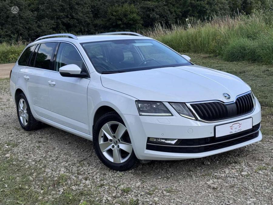 White Skoda Octavia 2018 in Kaunas, with an engine capacity of 1.00 L and mileage of 165 thousand km for 8750 €, photo 1 on AUTOMOTO.COM.LV