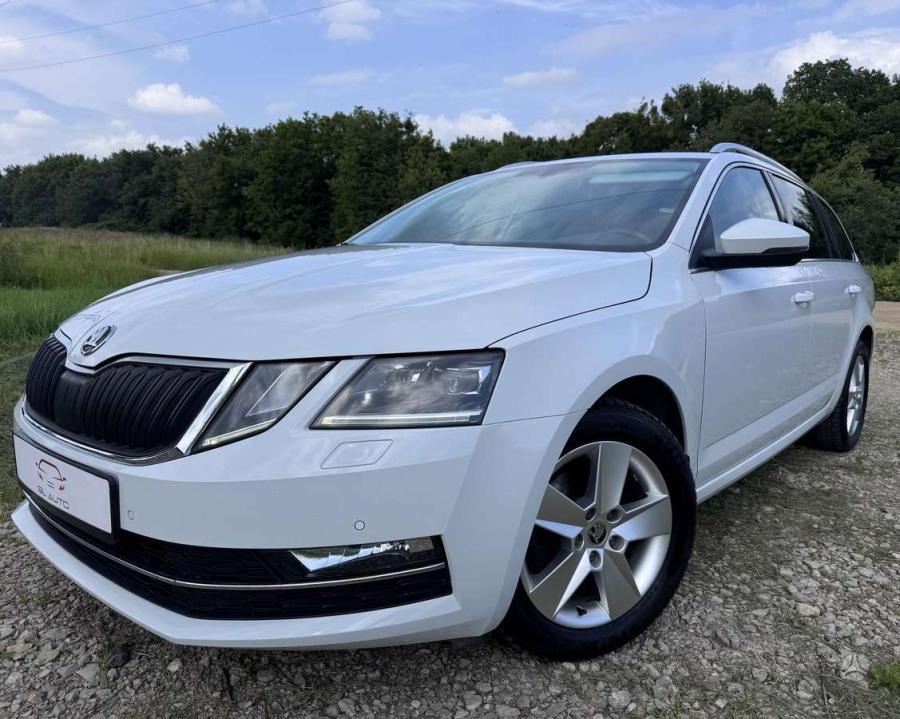 White Skoda Octavia 2018 in Kaunas, with an engine capacity of 1.00 L and mileage of 165 thousand km for 8750 €, photo 5 on AUTOMOTO.COM.LV