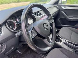 White Skoda Octavia 2018 in Kaunas, with an engine capacity of 1.00 L and mileage of 165 thousand km for 8750 €, photo 13 on AUTOMOTO.COM.LV