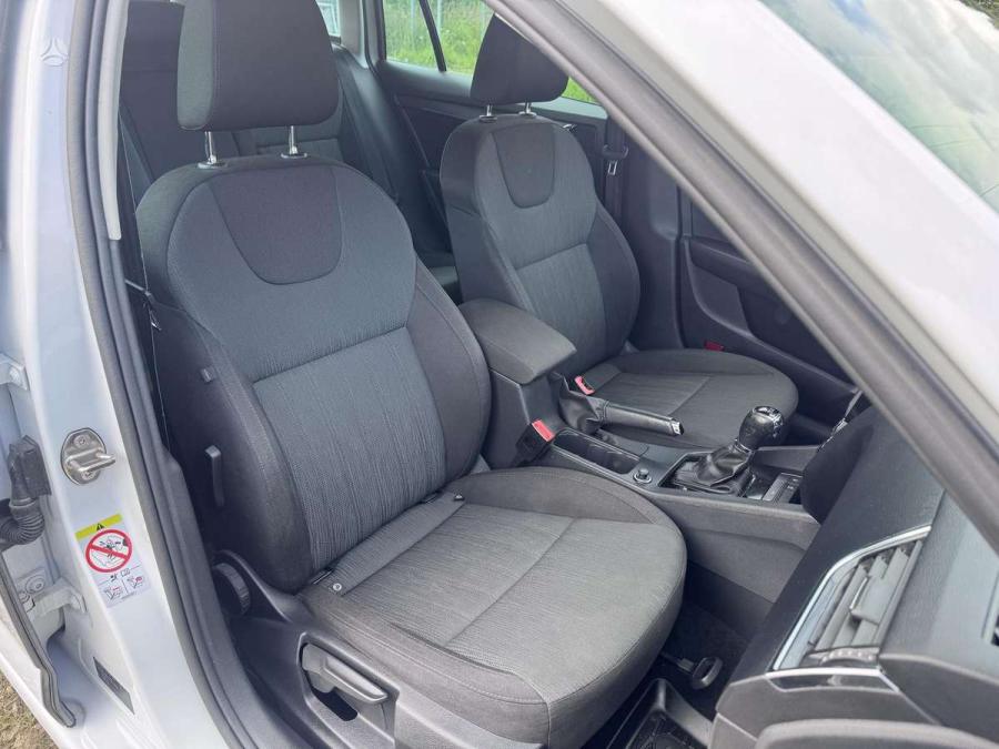 White Skoda Octavia 2018 in Kaunas, with an engine capacity of 1.00 L and mileage of 165 thousand km for 8750 €, photo 17 on AUTOMOTO.COM.LV