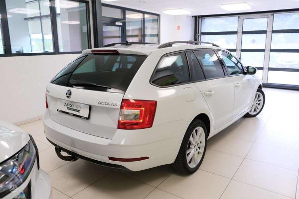 Balts Skoda Octavia 2018 Viļņa, ar dzinēja tilpumu 1.97 L un nobraukumu 230 tūkst. km par 11950 €, foto 2 vietnē AUTOMOTO.COM.LV