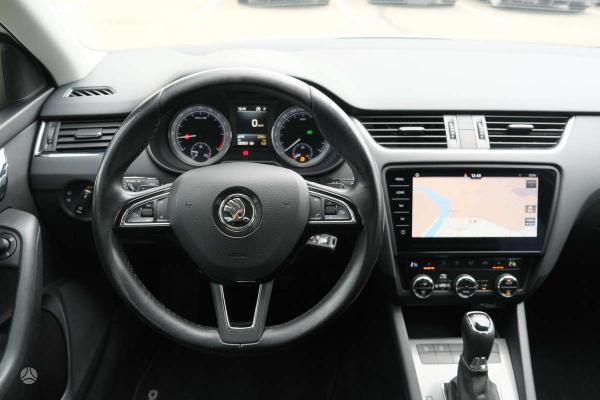 Balts Skoda Octavia 2018 Viļņa, ar dzinēja tilpumu 1.97 L un nobraukumu 230 tūkst. km par 11950 €, foto 5 vietnē AUTOMOTO.COM.LV