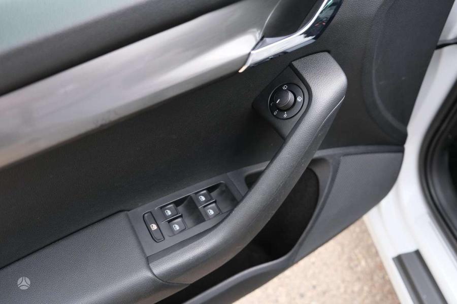 Balts Skoda Octavia 2018 Viļņa, ar dzinēja tilpumu 1.97 L un nobraukumu 230 tūkst. km par 11950 €, foto 24 vietnē AUTOMOTO.COM.LV