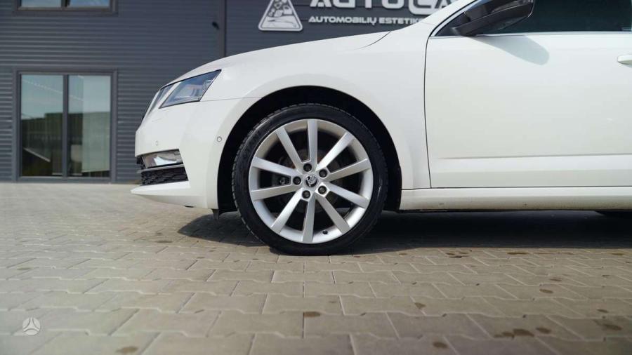 Balts Skoda Octavia 2018 Viļņa, ar dzinēja tilpumu 1.60 L un nobraukumu 300 tūkst. km par 9500 €, foto 4 vietnē AUTOMOTO.COM.LV