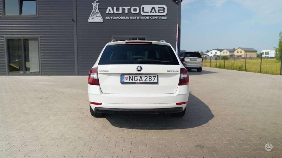 Balts Skoda Octavia 2018 Viļņa, ar dzinēja tilpumu 1.60 L un nobraukumu 300 tūkst. km par 9500 €, foto 6 vietnē AUTOMOTO.COM.LV