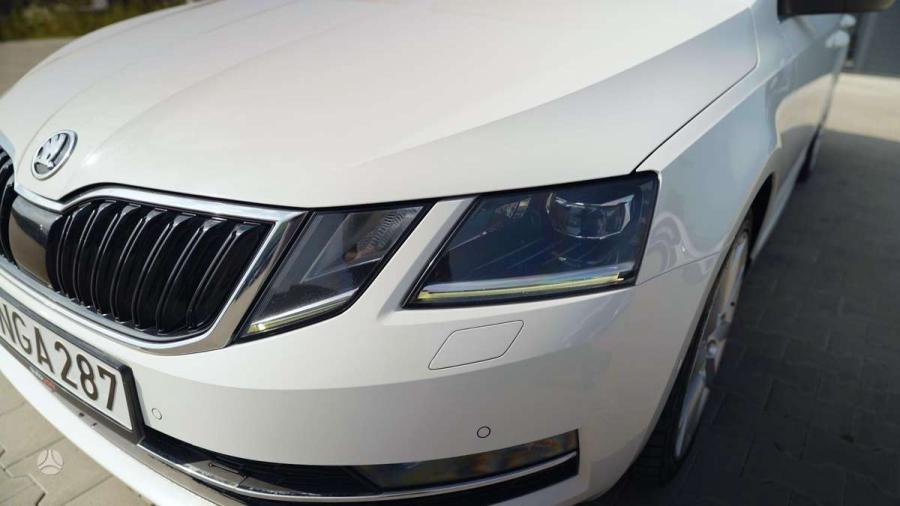 Balts Skoda Octavia 2018 Viļņa, ar dzinēja tilpumu 1.60 L un nobraukumu 300 tūkst. km par 9500 €, foto 11 vietnē AUTOMOTO.COM.LV