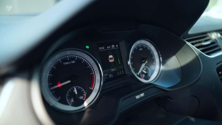 Balts Skoda Octavia 2018 Viļņa, ar dzinēja tilpumu 1.60 L un nobraukumu 300 tūkst. km par 9500 €, foto 15 vietnē AUTOMOTO.COM.LV