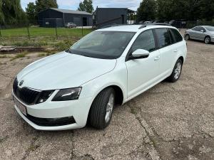 White Skoda Octavia 2018 in Jurbarkas, with an engine capacity of 1.60 L and mileage of 230 thousand km for 7250 €, photo 4 on AUTOMOTO.COM.LV