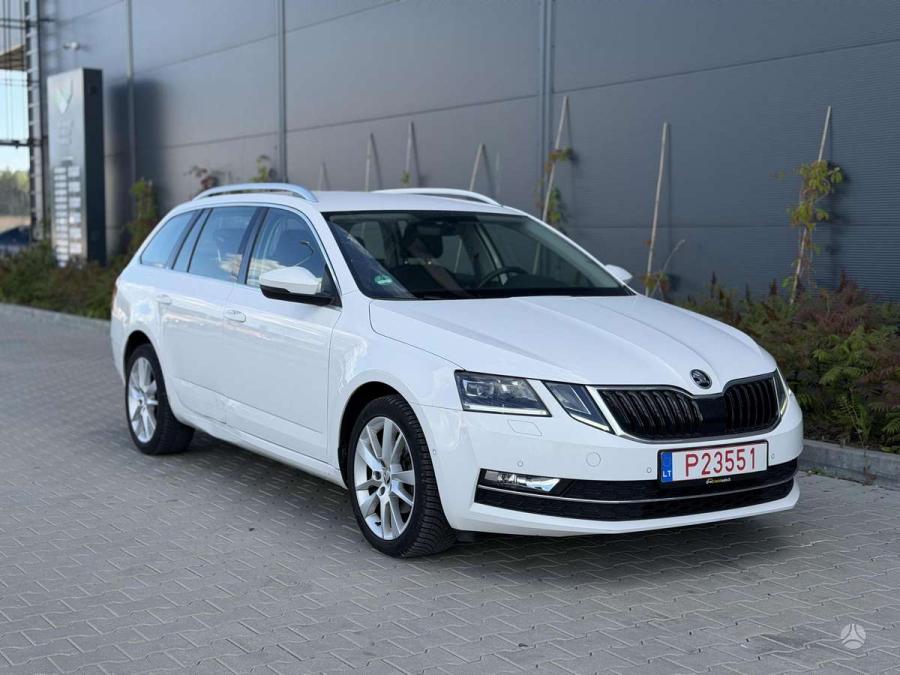 White Skoda Octavia 2018 in Vilnius, with an engine capacity of 1.00 L and mileage of 187 thousand km for 7899 €, photo 1 on AUTOMOTO.COM.LV