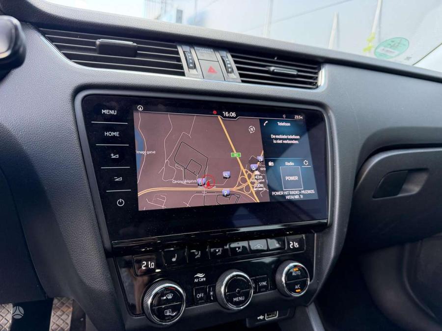 White Skoda Octavia 2018 in Vilnius, with an engine capacity of 1.00 L and mileage of 187 thousand km for 7899 €, photo 20 on AUTOMOTO.COM.LV