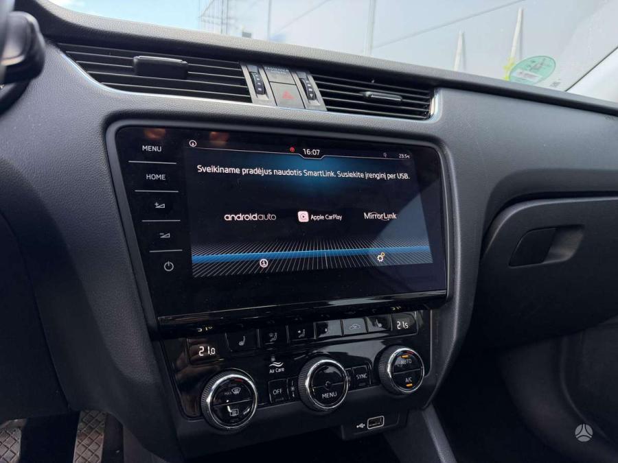 White Skoda Octavia 2018 in Vilnius, with an engine capacity of 1.00 L and mileage of 187 thousand km for 7899 €, photo 22 on AUTOMOTO.COM.LV