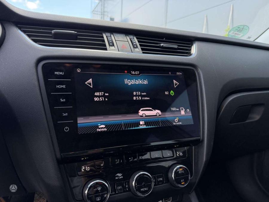 White Skoda Octavia 2018 in Vilnius, with an engine capacity of 1.00 L and mileage of 187 thousand km for 7899 €, photo 23 on AUTOMOTO.COM.LV