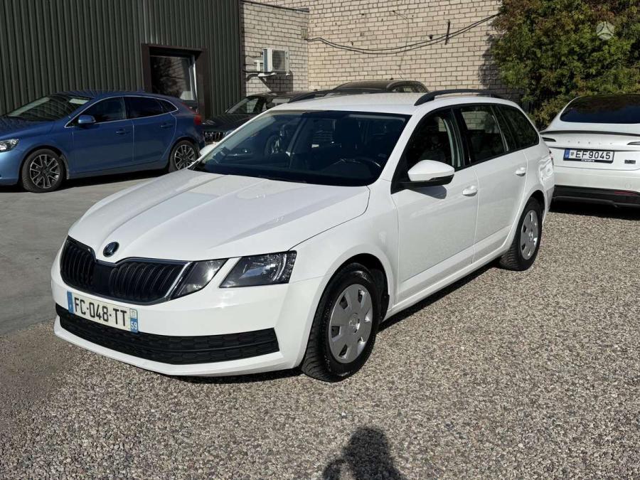 Balts Skoda Octavia 2018 Kauņa, ar dzinēja tilpumu 1.60 L un nobraukumu 288 tūkst. km par 5900 €, foto 3 vietnē AUTOMOTO.COM.LV