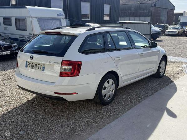 Skoda Octavia 2018 in Kaunas on AUTOMOTO.COM.LV White Skoda Octavia 2018 in Kaunas, with an engine capacity of 1.60 L and mileage of 288 thousand km for 5900 β¬, photo 4 on AUTOMOTO.COM.LV