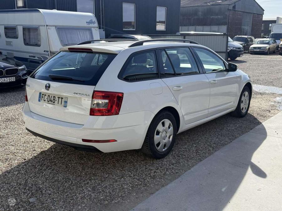 Balts Skoda Octavia 2018 Kauņa, ar dzinēja tilpumu 1.60 L un nobraukumu 288 tūkst. km par 5900 €, foto 4 vietnē AUTOMOTO.COM.LV