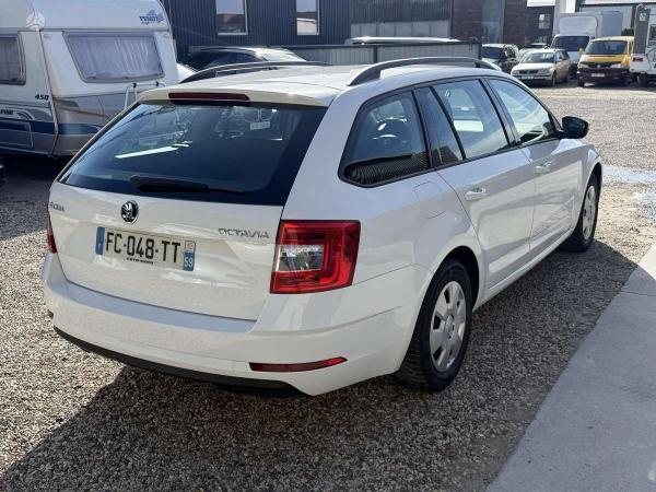 Skoda Octavia 2018 in Kaunas on AUTOMOTO.COM.LV White Skoda Octavia 2018 in Kaunas, with an engine capacity of 1.60 L and mileage of 288 thousand km for 5900 β¬, photo 8 on AUTOMOTO.COM.LV