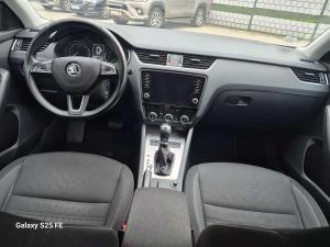 White Skoda Octavia 2018 in Taurage, with an engine capacity of 1.97 L and mileage of 242 thousand km for 8300 €, photo 14 on AUTOMOTO.COM.LV