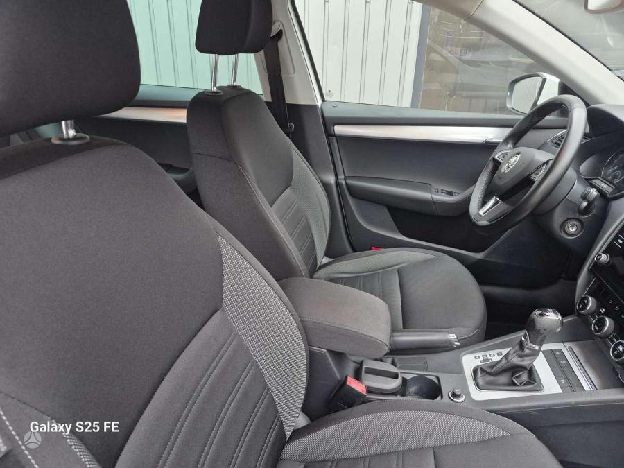 White Skoda Octavia 2018 in Taurage, with an engine capacity of 1.97 L and mileage of 242 thousand km for 8300 €, photo 18 on AUTOMOTO.COM.LV