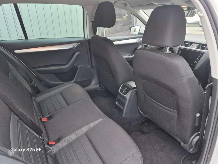 White Skoda Octavia 2018 in Taurage, with an engine capacity of 1.97 L and mileage of 242 thousand km for 8300 €, photo 21 on AUTOMOTO.COM.LV