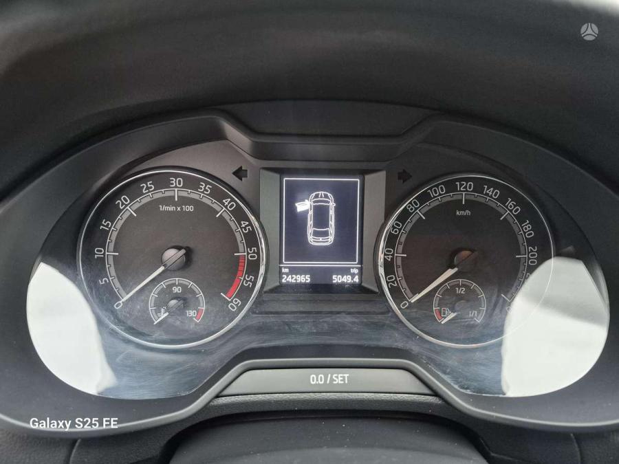 White Skoda Octavia 2018 in Taurage, with an engine capacity of 1.97 L and mileage of 242 thousand km for 8300 €, photo 22 on AUTOMOTO.COM.LV