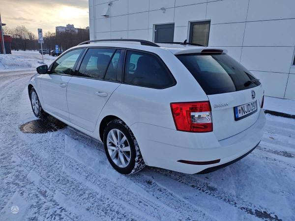 White Skoda Octavia 2019 in Kaunas, with an engine capacity of 1.60 L and mileage of 250 thousand km for 7200 €, photo 2 on AUTOMOTO.COM.LV