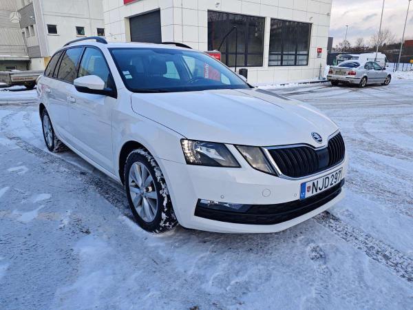 White Skoda Octavia 2019 in Kaunas, with an engine capacity of 1.60 L and mileage of 250 thousand km for 7200 €, photo 3 on AUTOMOTO.COM.LV