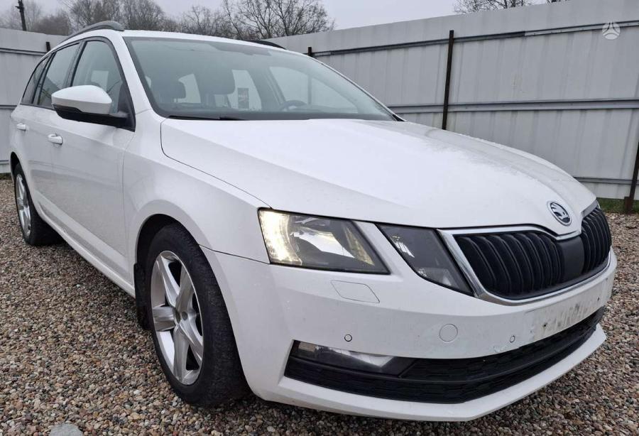 White Skoda Octavia 2019 in Kaunas, with an engine capacity of 1.00 L and mileage of 126 thousand km for 6474 €, photo 2 on AUTOMOTO.COM.LV