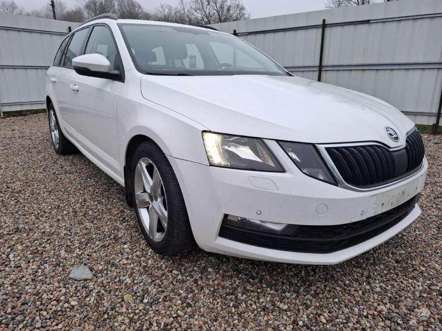 White Skoda Octavia 2019 in Kaunas, with an engine capacity of 1.00 L and mileage of 126 thousand km for 6474 €, photo 3 on AUTOMOTO.COM.LV